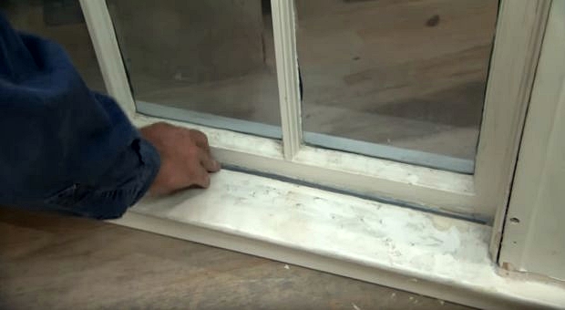 Spriječite da hladnoća ulazi ispod vrata i prozora: Jeftin trik čuva ... Spriječite da hladnoća ulazi ispod vrata i prozora: Jeftin trik čuva ...